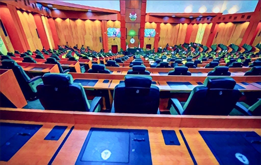 Six Oyo Reps Defect From PDP to APM